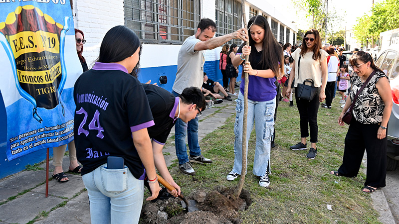 La comunidad de Troncos del Talar celebró su 75° aniversario con una gran fiesta familiar ...